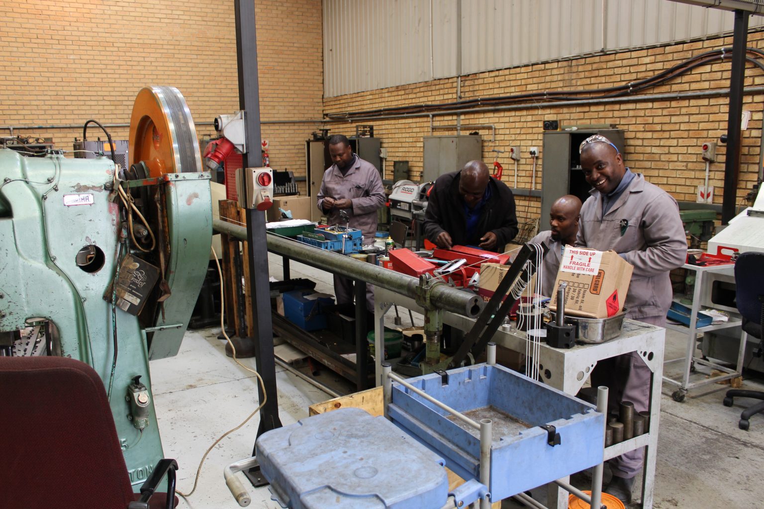 Certified Gas Cylinder Manufacturing | Quality Assured | FST